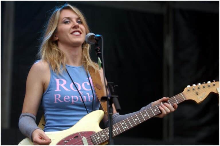 Liz Phair Net Worth | Ex-Husband (Jim Staskauskas) - Famous People Today