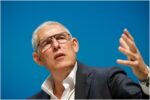 Lyor Cohen - Net Worth, Wife (Xin Li), Biography - Famous People Today