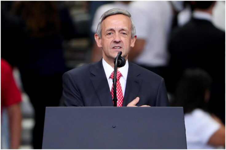 Robert Jeffress - Net Worth, Salary, Wife, Biography - Famous People Today