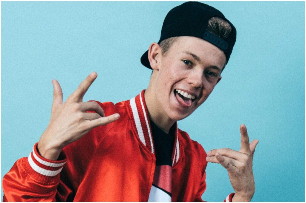 Tanner Fox Net Worth | Girlfriend - Famous People Today