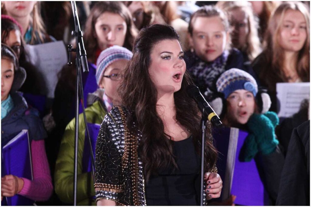 Charlotte Jaconelli - Net Worth, Boyfriend, Biography - Famous People Today