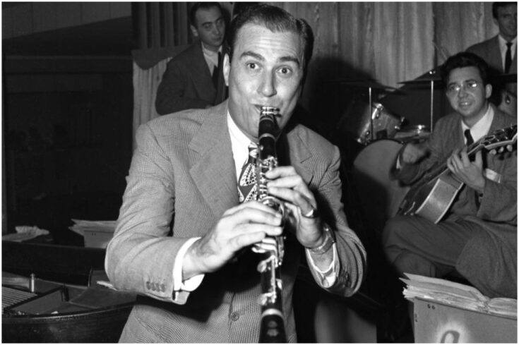 10 Famous Clarinet Players - Famous People Today
