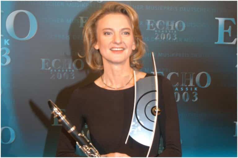 10 Famous Clarinet Players (Artie Shaw?) - Famous People Today