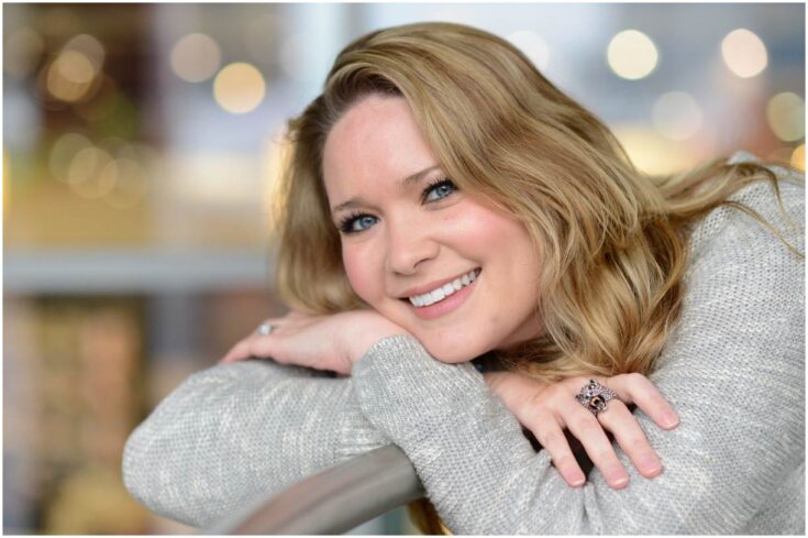 Sarah J. Maas Net Worth | Husband - Famous People Today