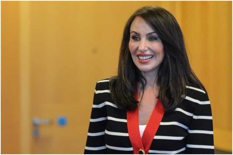 Is Molly Bloom married? What is Molly Bloom doing now? - Famous People ...