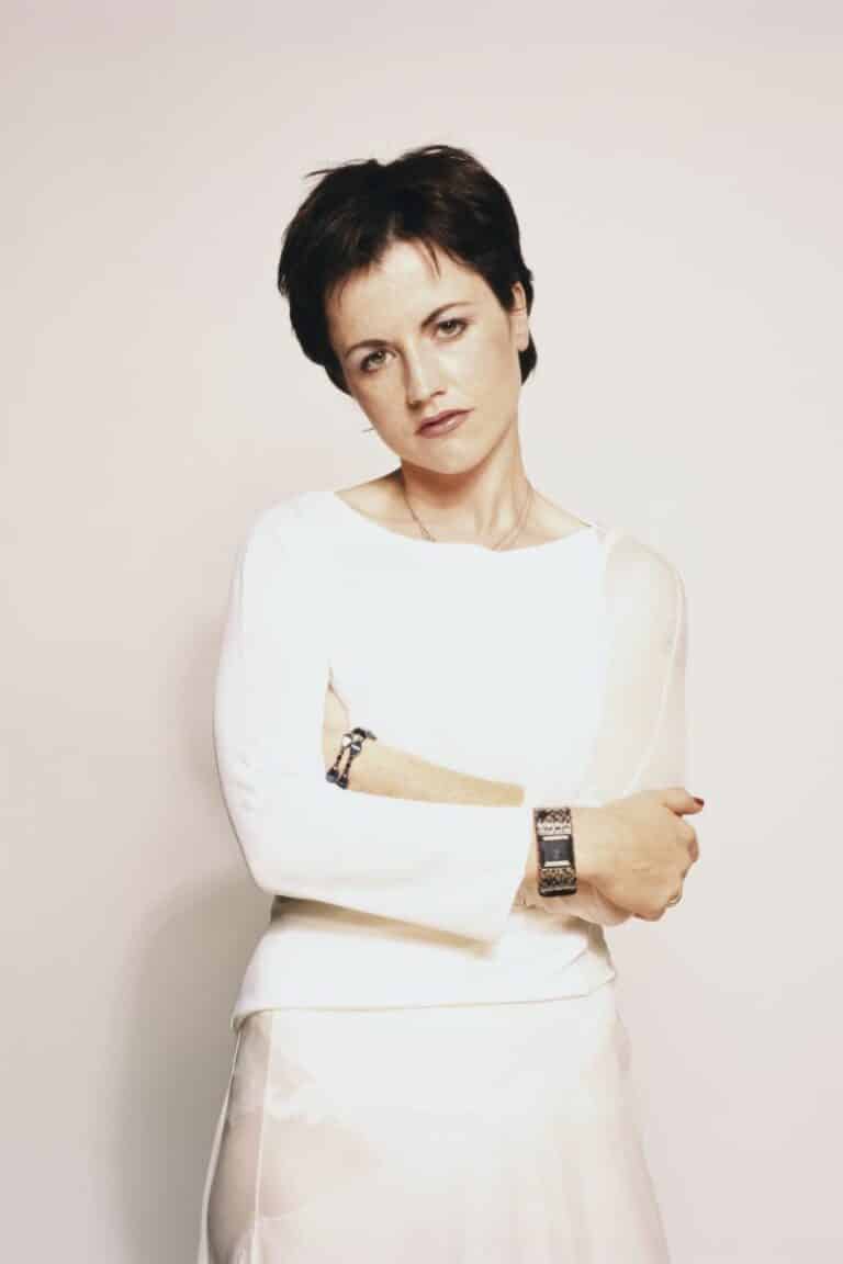 Dolores O'Riordan Net Worth & Husband - Famous People Today