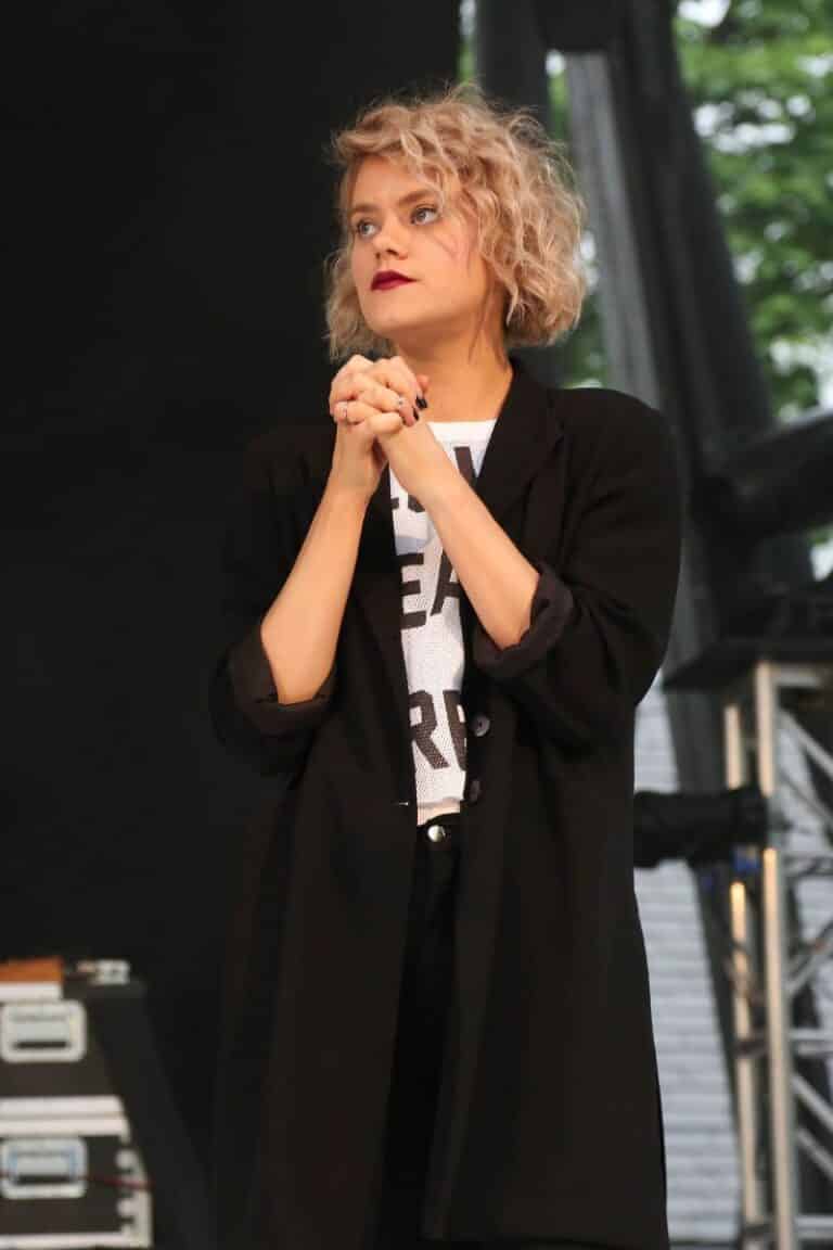 Taya Smith Net Worth | Husband (Ben Gaukrodger) - Famous People Today