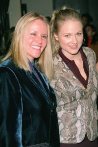 Lenedra Carroll Net Worth - Jewel's Mother - Famous People Today