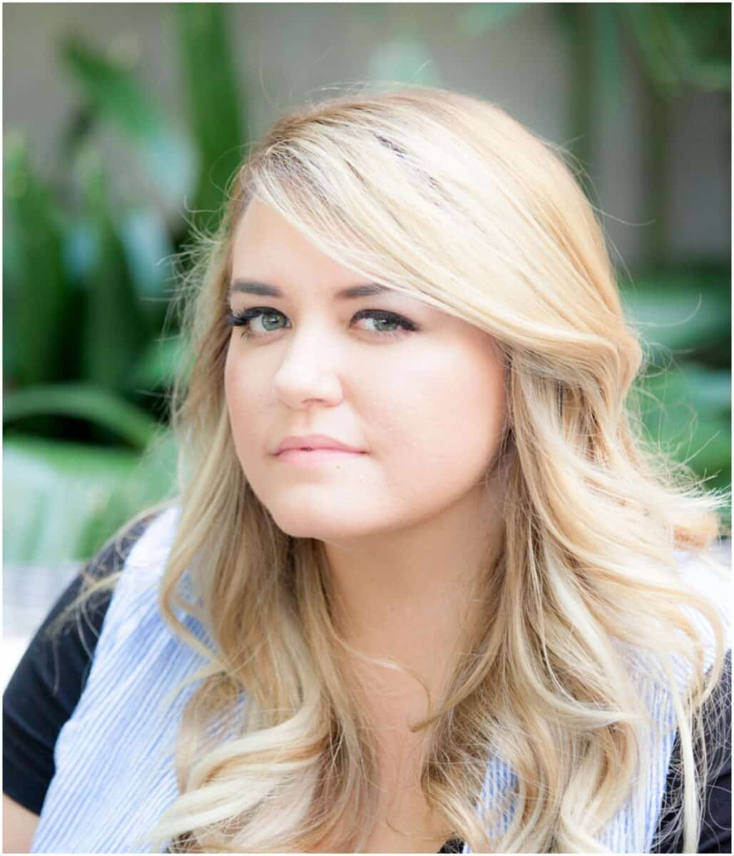 Anna Todd Net Worth & Ex-Husband - Famous People Today