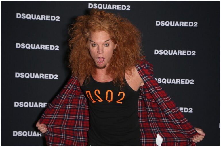 Carrot Top Net Worth | Girlfriend (Amanda Hogan) - Famous People Today