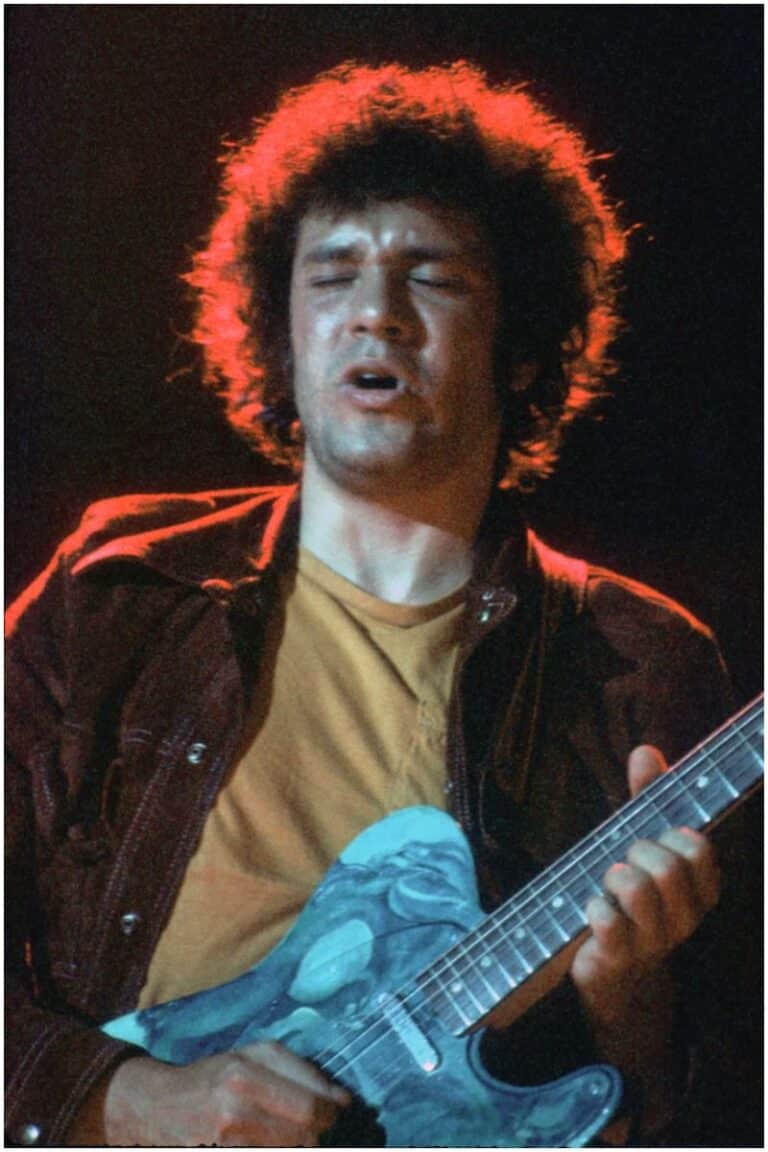 17 Famous Telecaster Players - Famous People Today