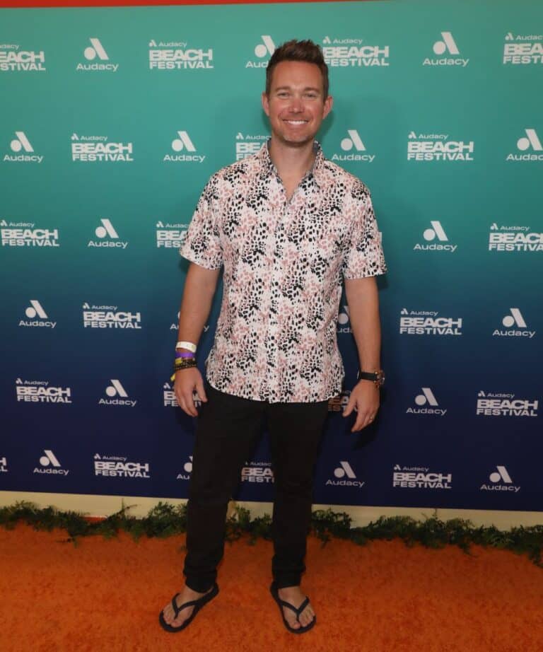 Dax Holt Net Worth | Biography & Wife - Famous People Today