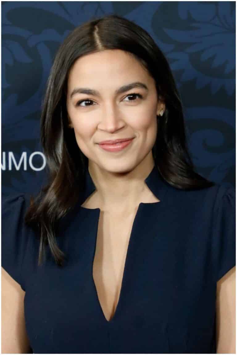 Riley Roberts Net Worth & Fiancée - Famous People Today