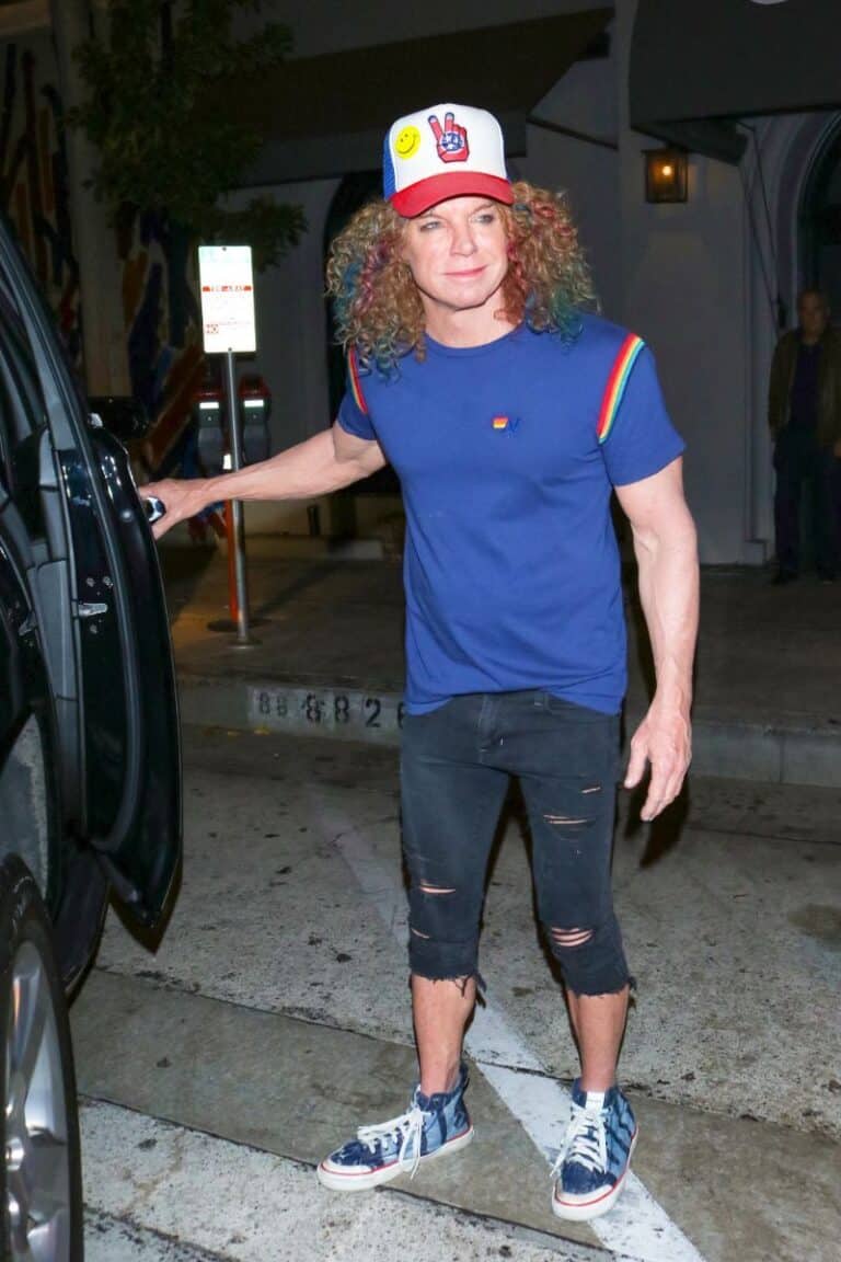 Carrot Top Net Worth & Girlfriend - Famous People Today