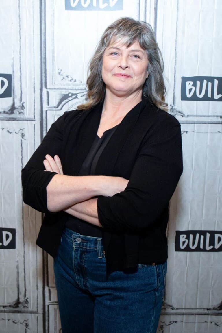 Is Sue Aikens Married? Does Sue on Life Below Zero have a family ...