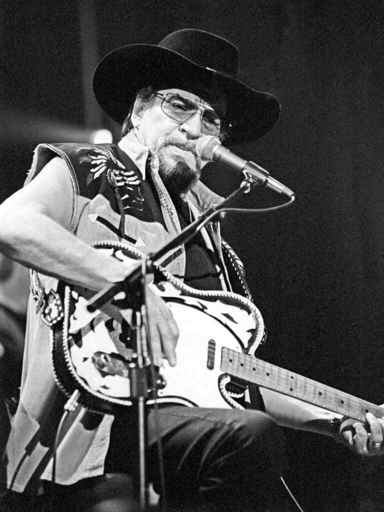 Is Struggle Jennings Related To Waylon Jennings? - Famous People Today