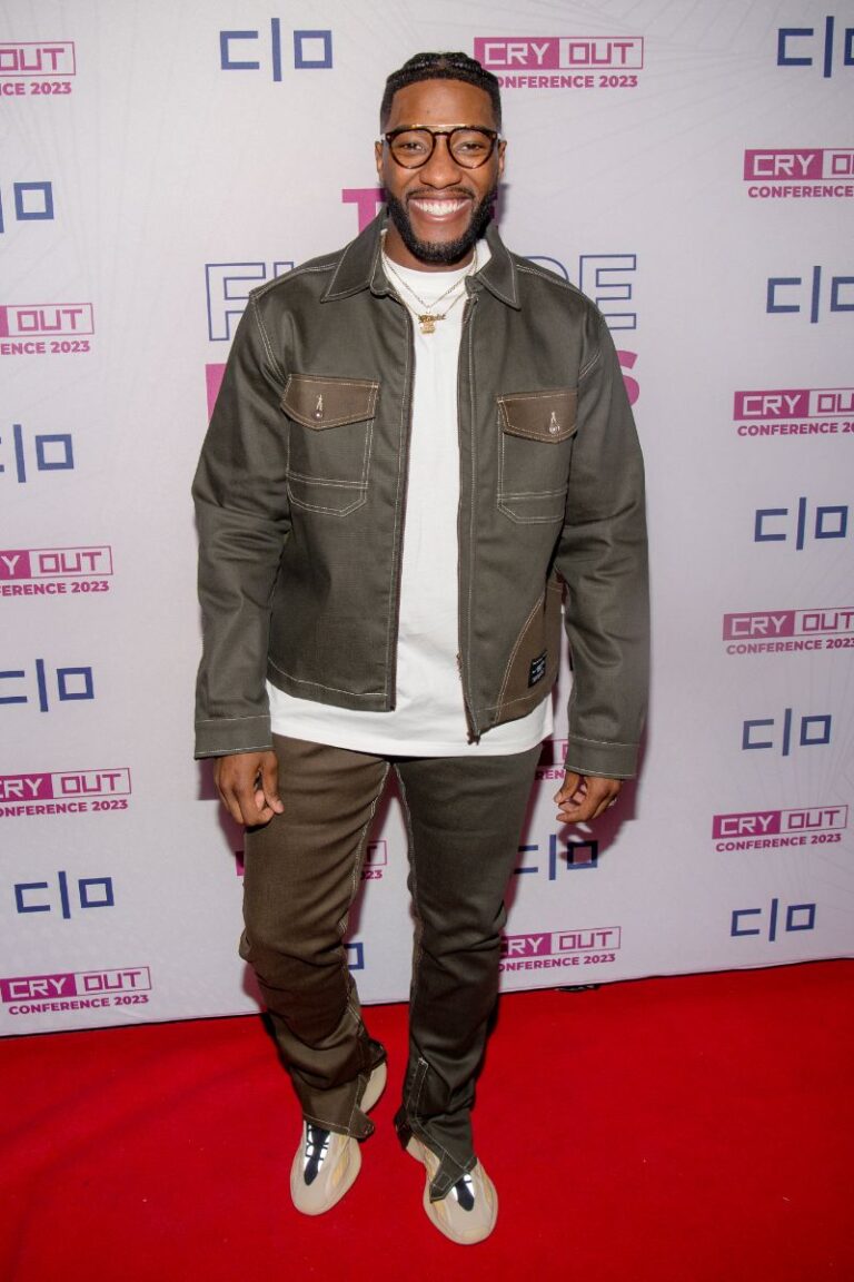 Pastor Mike Todd Net Worth - Famous People Today