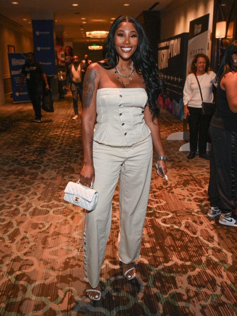 Ming Lee Net Worth - Famous People Today