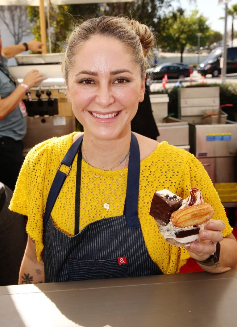 Chef Brooke Williamson Net Worth - Famous People Today