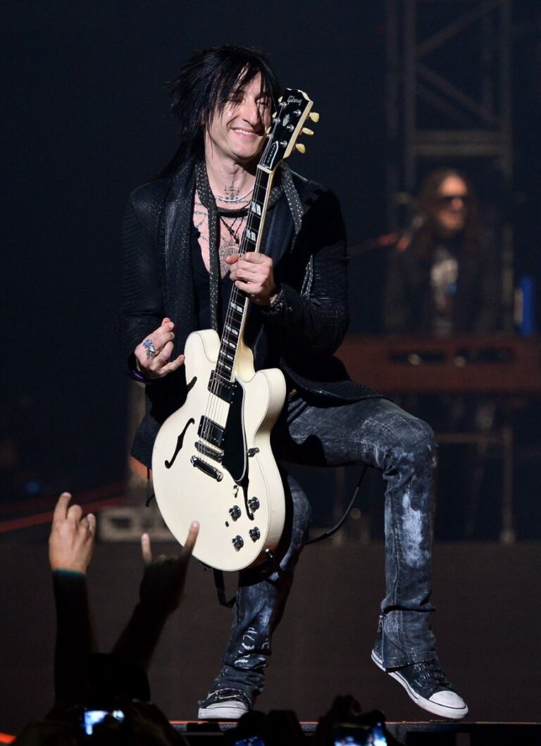 Richard Fortus Net Worth | Guns N' Roses - Famous People Today