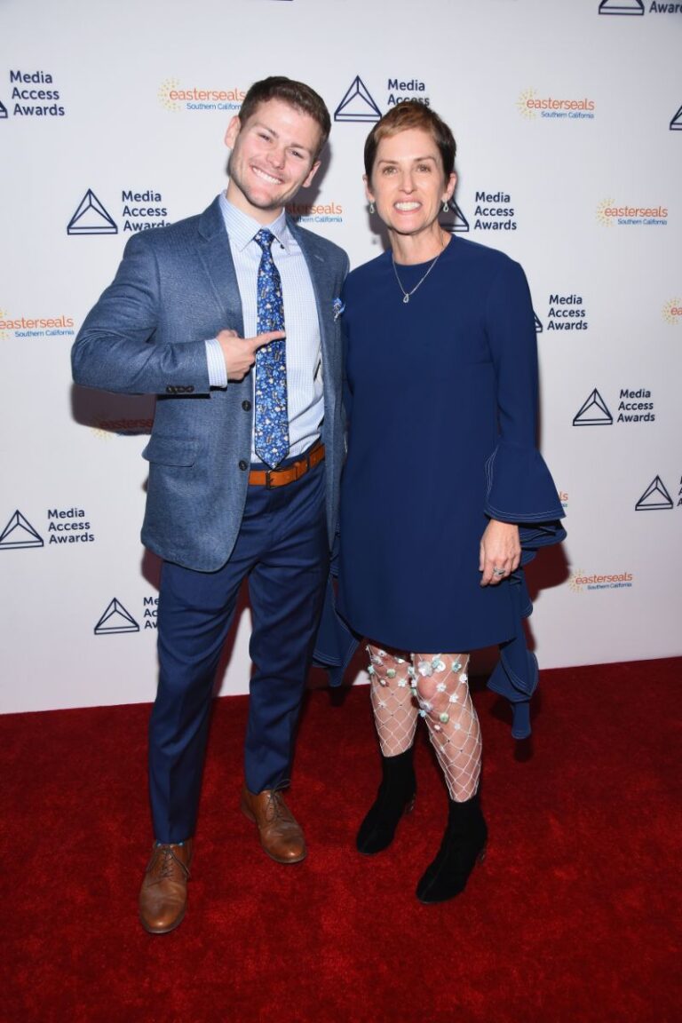 Drew Lynch Net Worth - Famous People Today