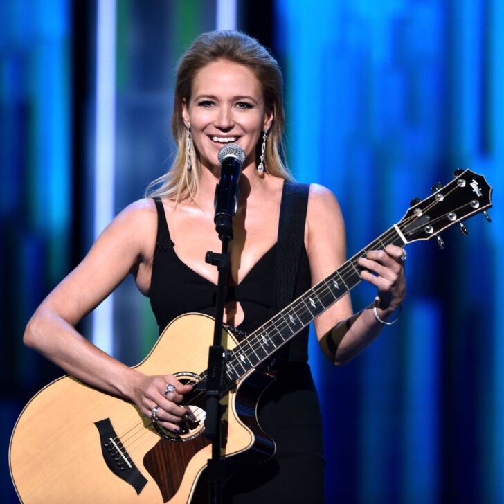 11 Celebrities Who Were Raised Mormon - Famous People Today