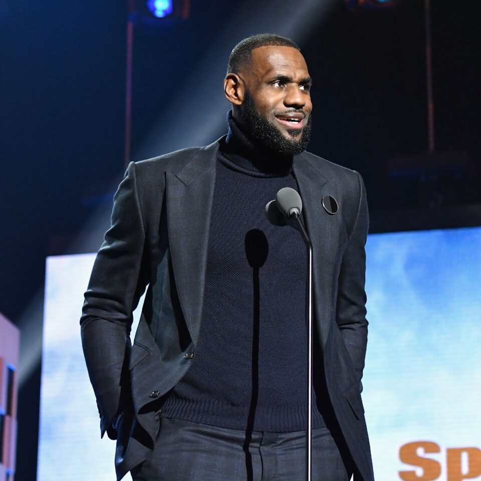 16 Famous People Whose Names Start With L - Famous People Today