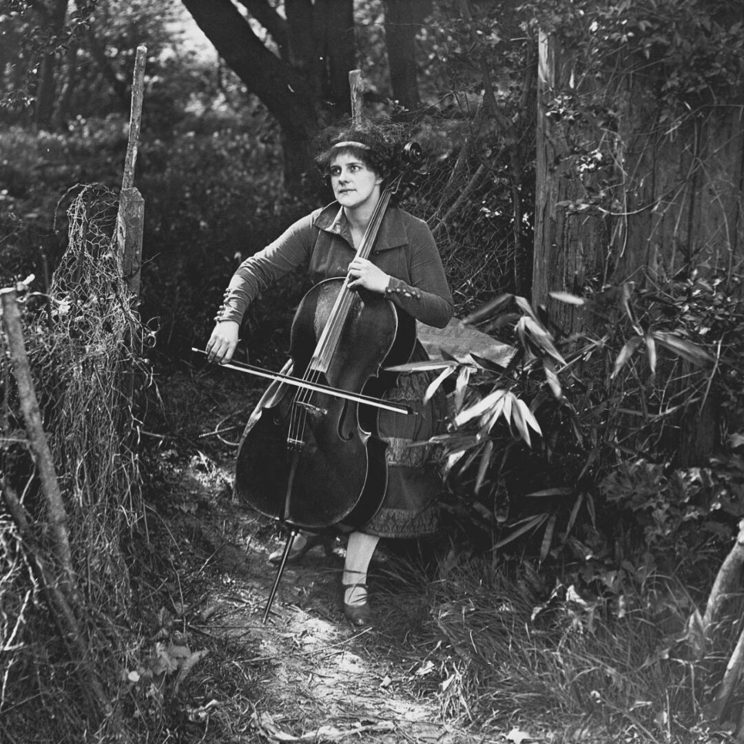 21 Famous Cello Players - Famous People Today