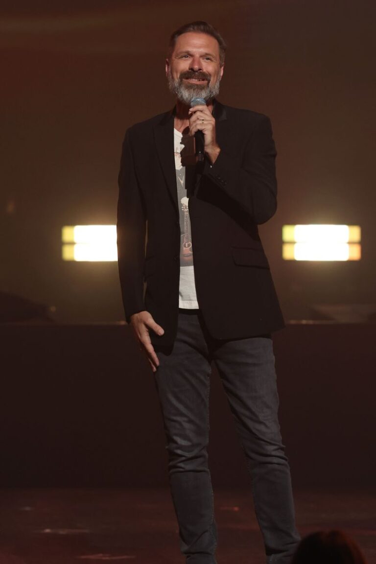 Mac Powell Net Worth - How Rich is the Singer? - Famous People Today