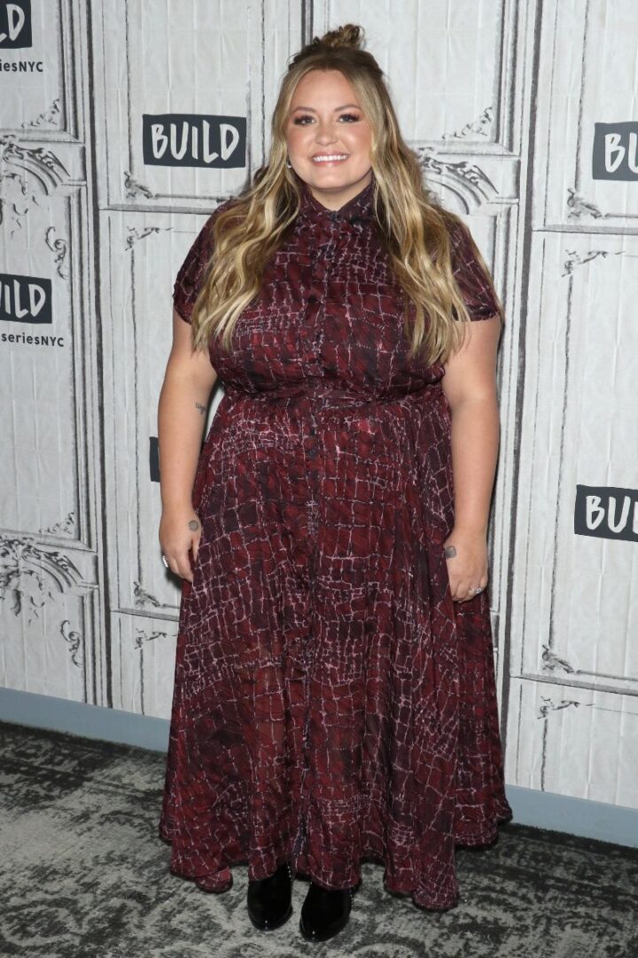 Anna Todd Net Worth & Ex-Husband - Famous People Today