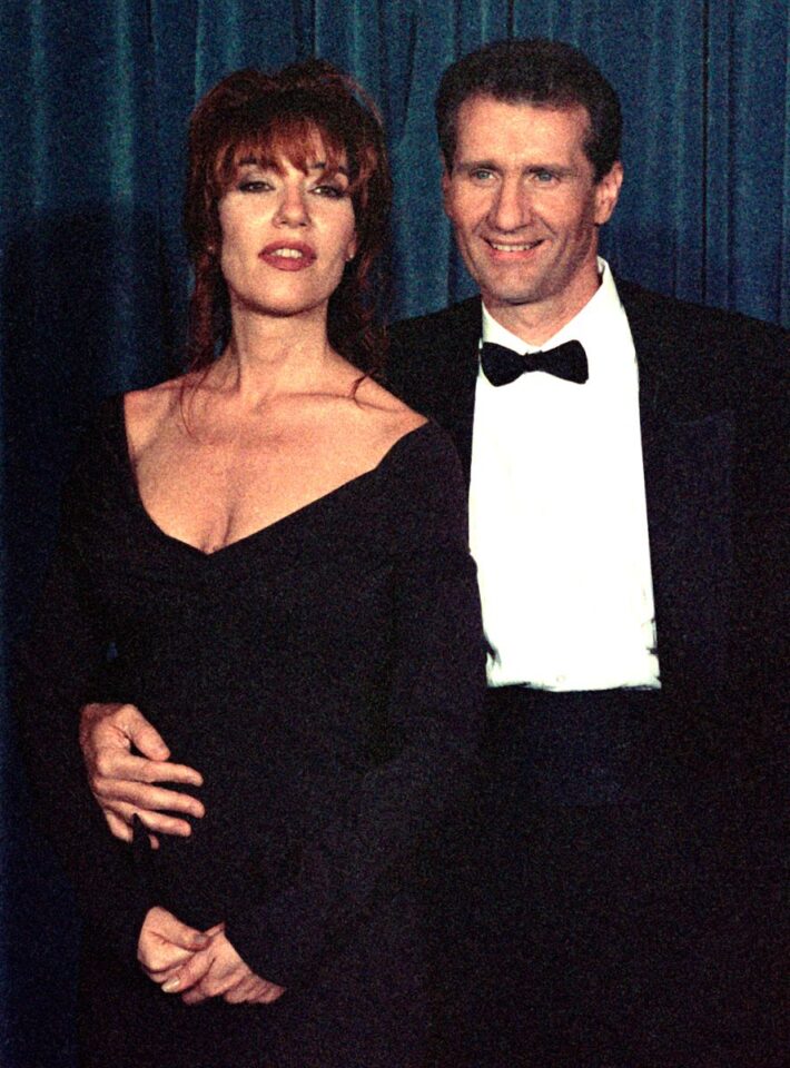 Is Katey Sagal Related To Steven Seagal? - Famous People Today