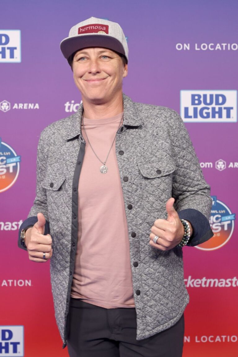 Abby Wambach Net Worth & Wife - Famous People Today