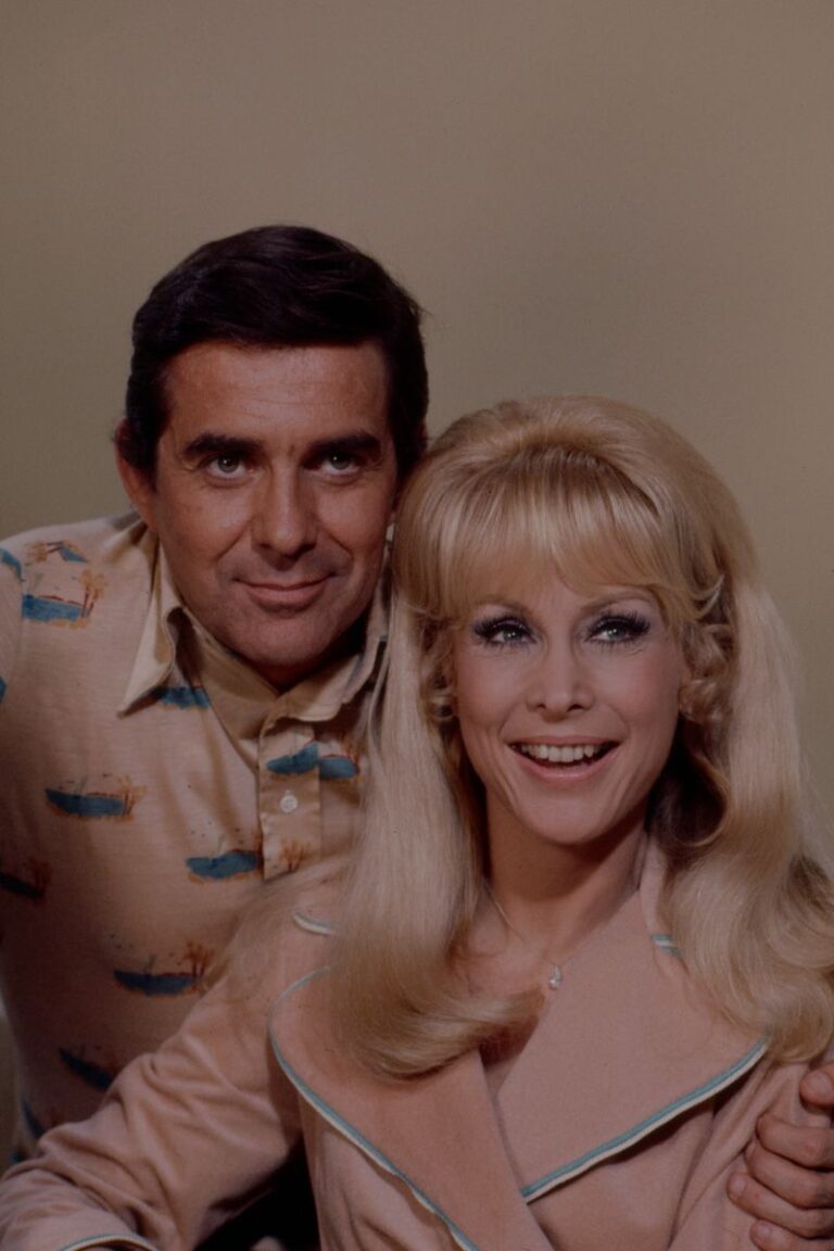 Pat Harrington Jr. Net Worth | Wife, Bio, Cause of Death - Famous ...