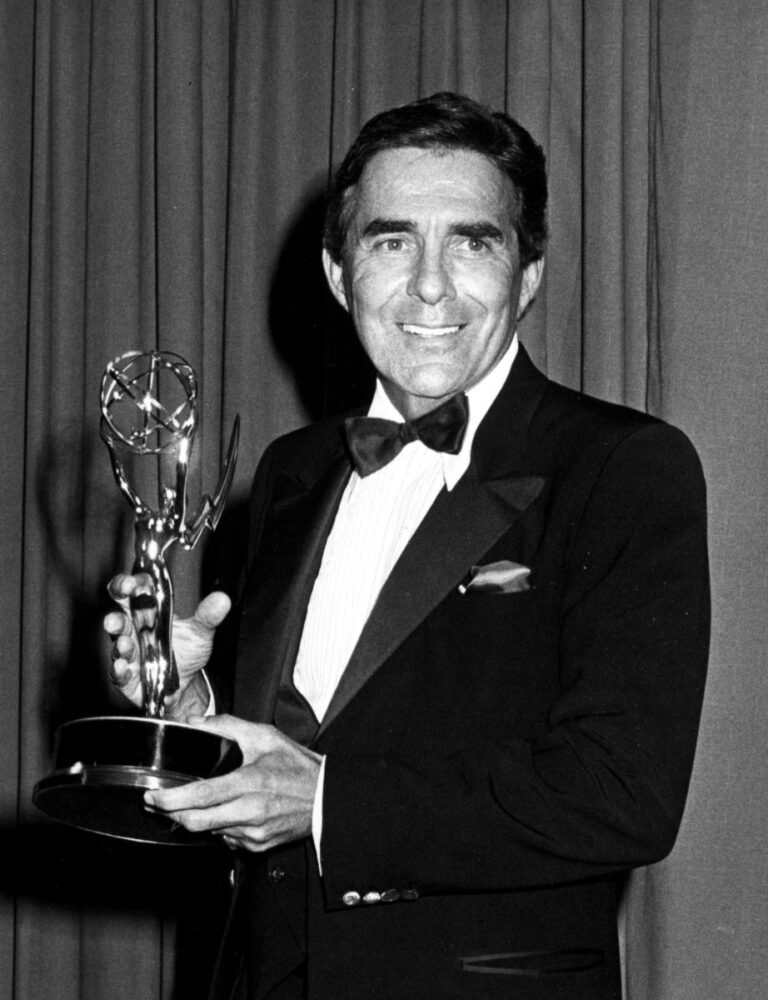 Pat Harrington Jr. Net Worth | Wife, Bio, Cause of Death - Famous ...
