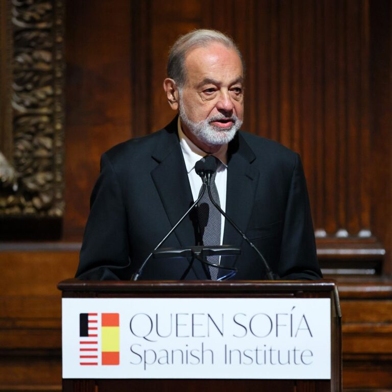 The Top 40 Richest People In The World - Famous People Today