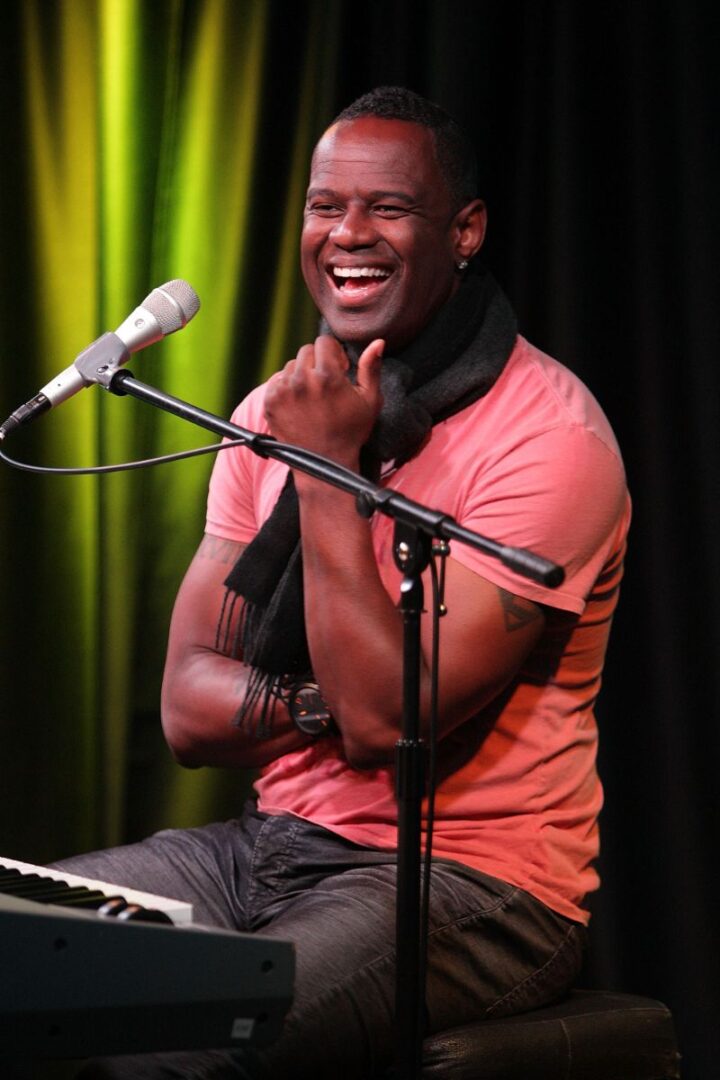 Brian McKnight Net Worth | Wife & Kids - Famous People Today