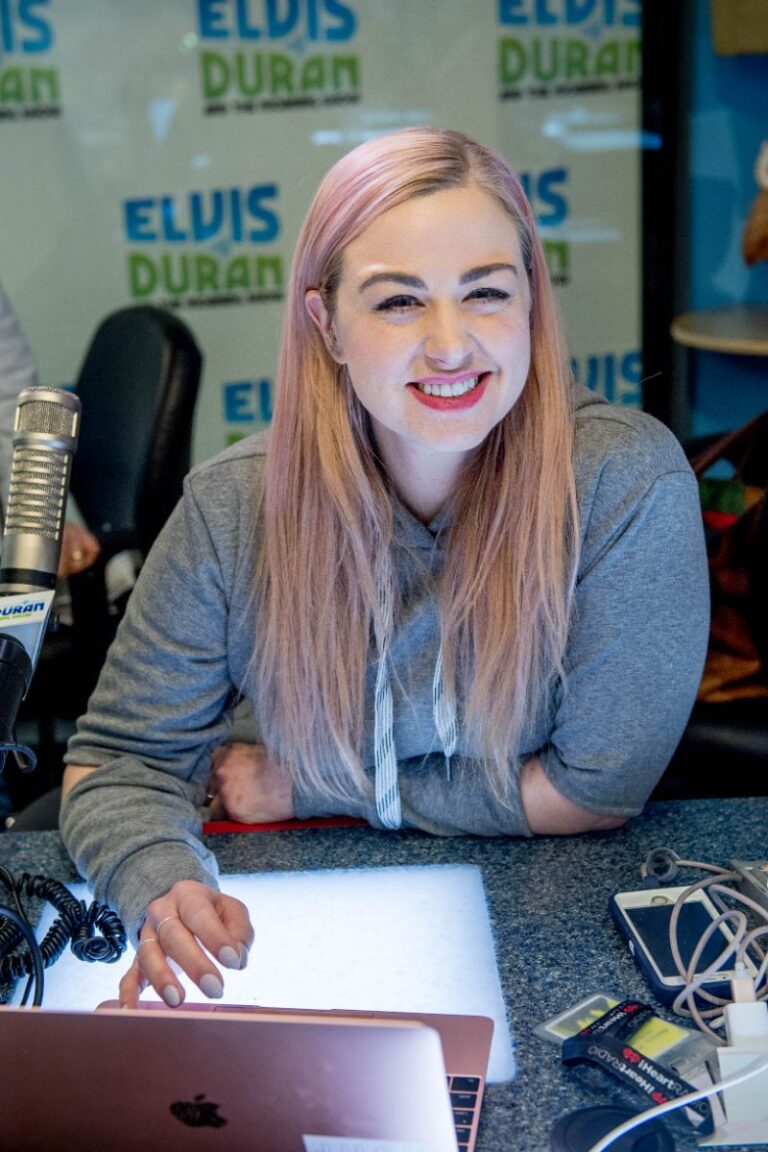 Bethany Watson Net Worth | Boyfriend & Salary - Famous People Today