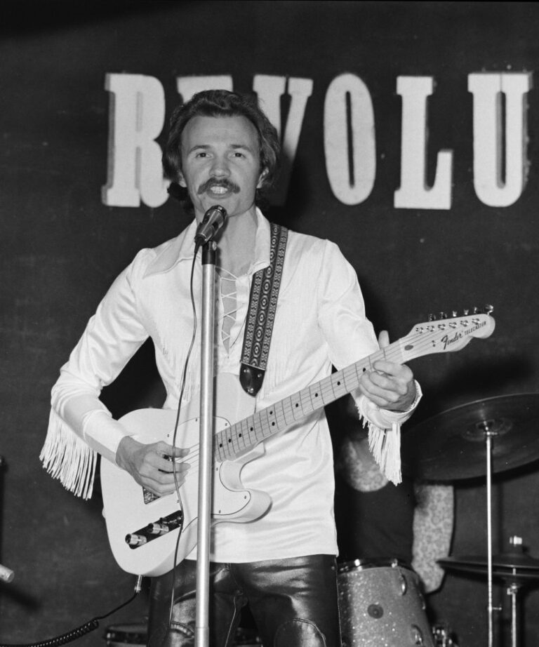 David Gates Net Worth - Latest Update - Famous People Today