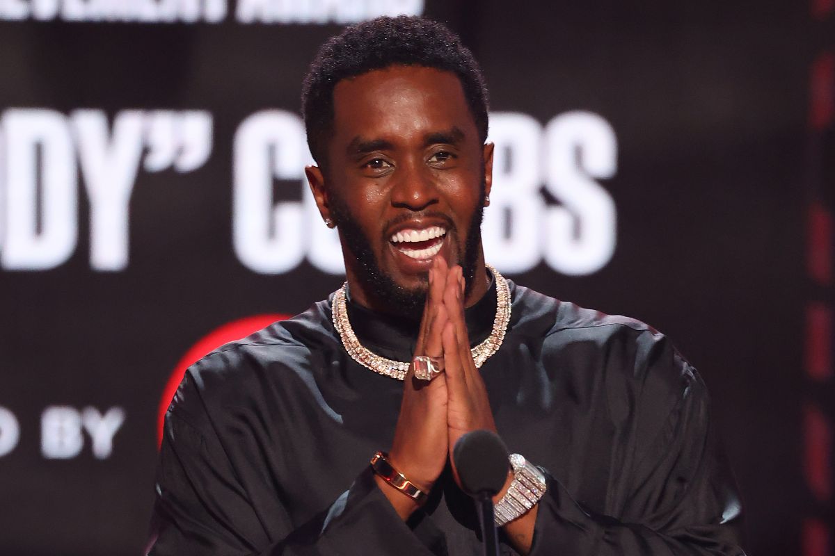 Sean “Diddy” Combs Net Worth & Girlfriend - Famous People Today
