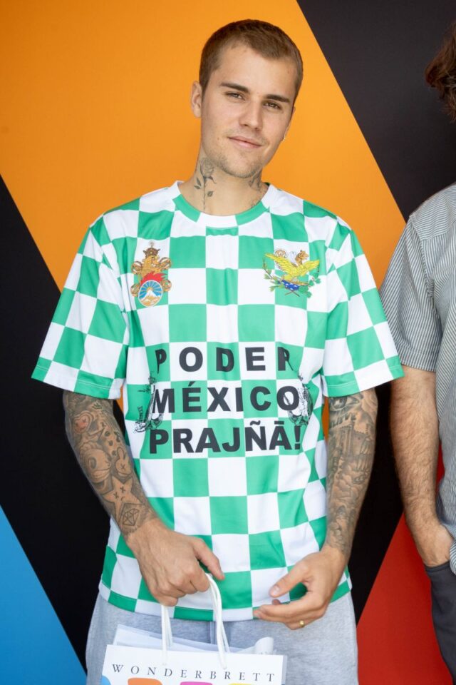 Justin Bieber Net Worth & Wife - Famous People Today