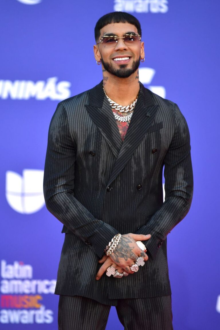 Anuel AA Net Worth & Girlfriend - Famous People Today