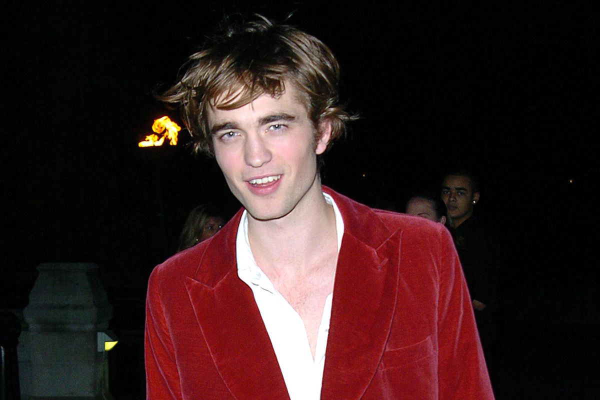 Robert Pattinson Net Worth & Wife? - Famous People Today