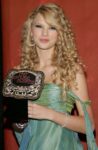 Taylor Swift's Hair Evolution In 20 Looks - Famous People Today