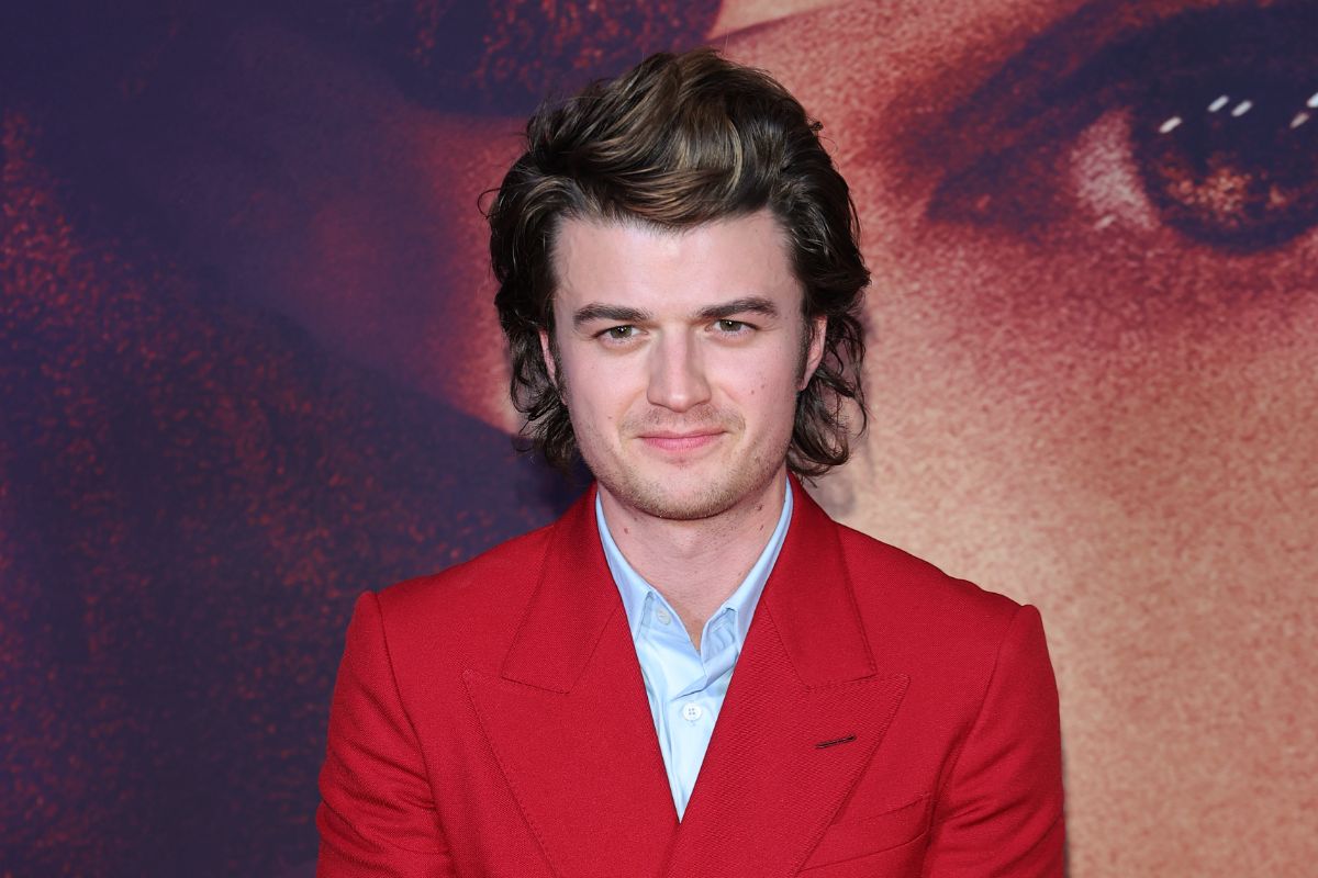 Joe Keery Net Worth & Girlfriend | Steve Harrington
