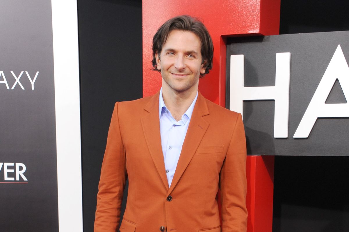 Bradley Cooper Net Worth & Girlfriend - Famous People Today
