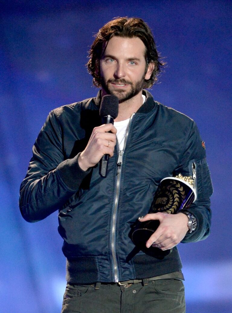 Bradley Cooper Net Worth & Girlfriend - Famous People Today