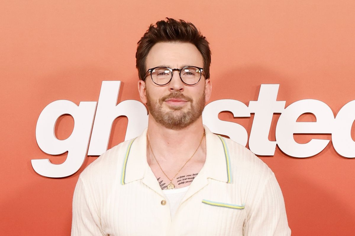 Chris Evans Net Worth & Wife - Famous People Today