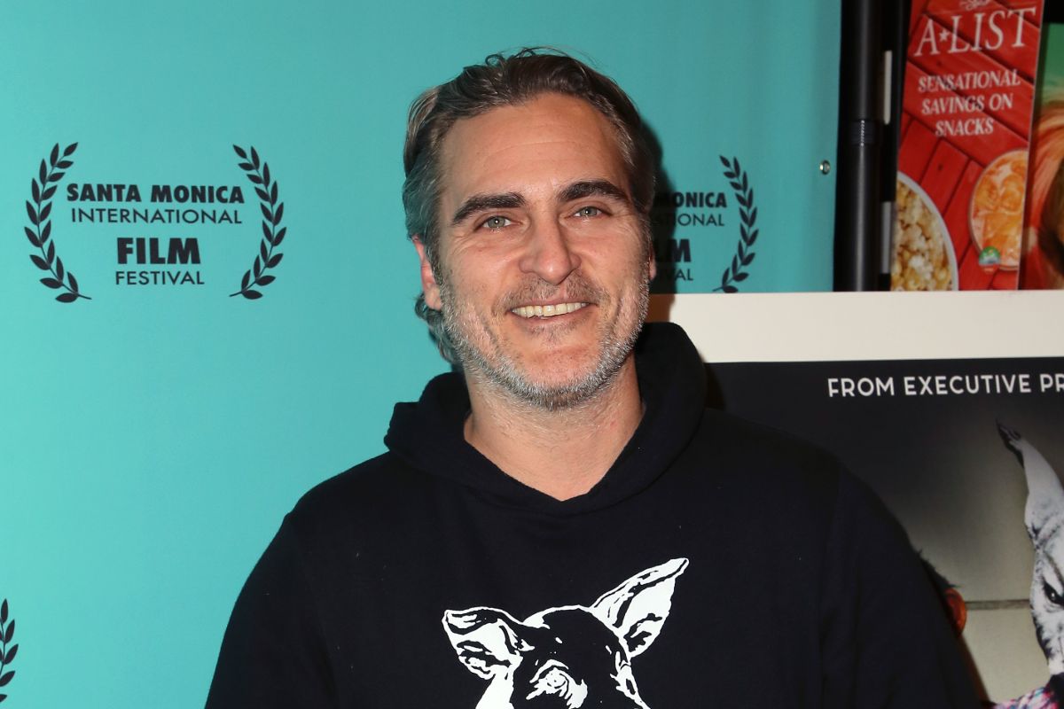 Joaquin Phoenix Net Worth & Wife? - Famous People Today